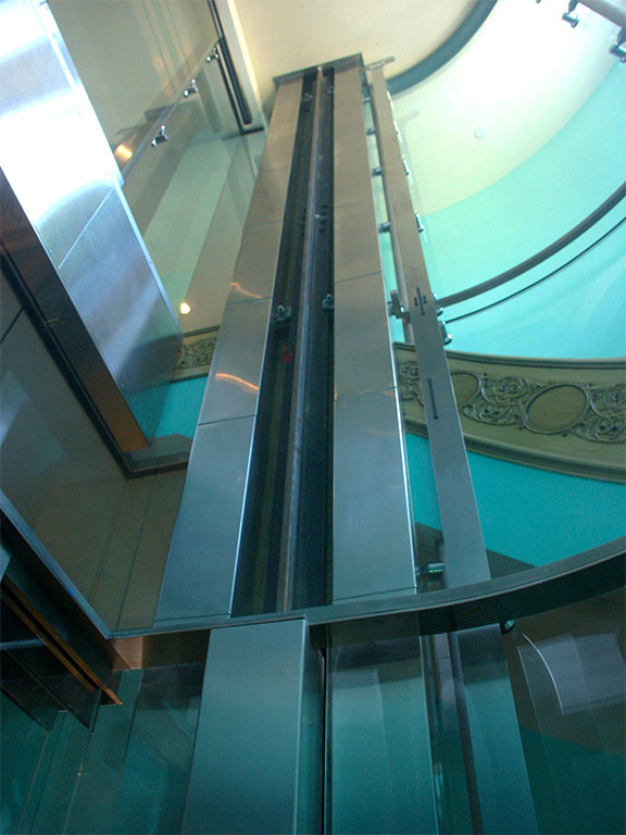 Scenic Glass Elevator - Roys Rise Luxury Elevator